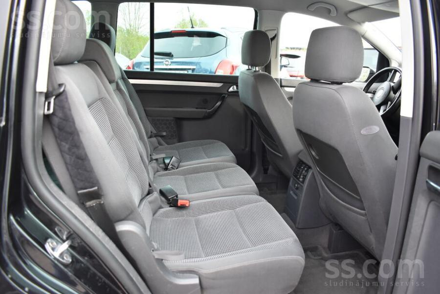 Black Volkswagen Touran 2003 in Kuldiga, with an engine capacity of 1.90 L and mileage of 0 thousand km for 3350 €, photo 7 on AUTOMOTO.COM.LV