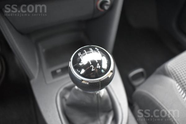 Black Volkswagen Touran 2003 in Kuldiga, with an engine capacity of 1.90 L and mileage of 0 thousand km for 3350 €, photo 8 on AUTOMOTO.COM.LV