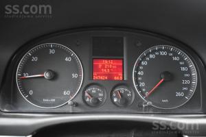 Black Volkswagen Touran 2003 in Kuldiga, with an engine capacity of 1.90 L and mileage of 0 thousand km for 3350 €, photo 12 on AUTOMOTO.COM.LV
