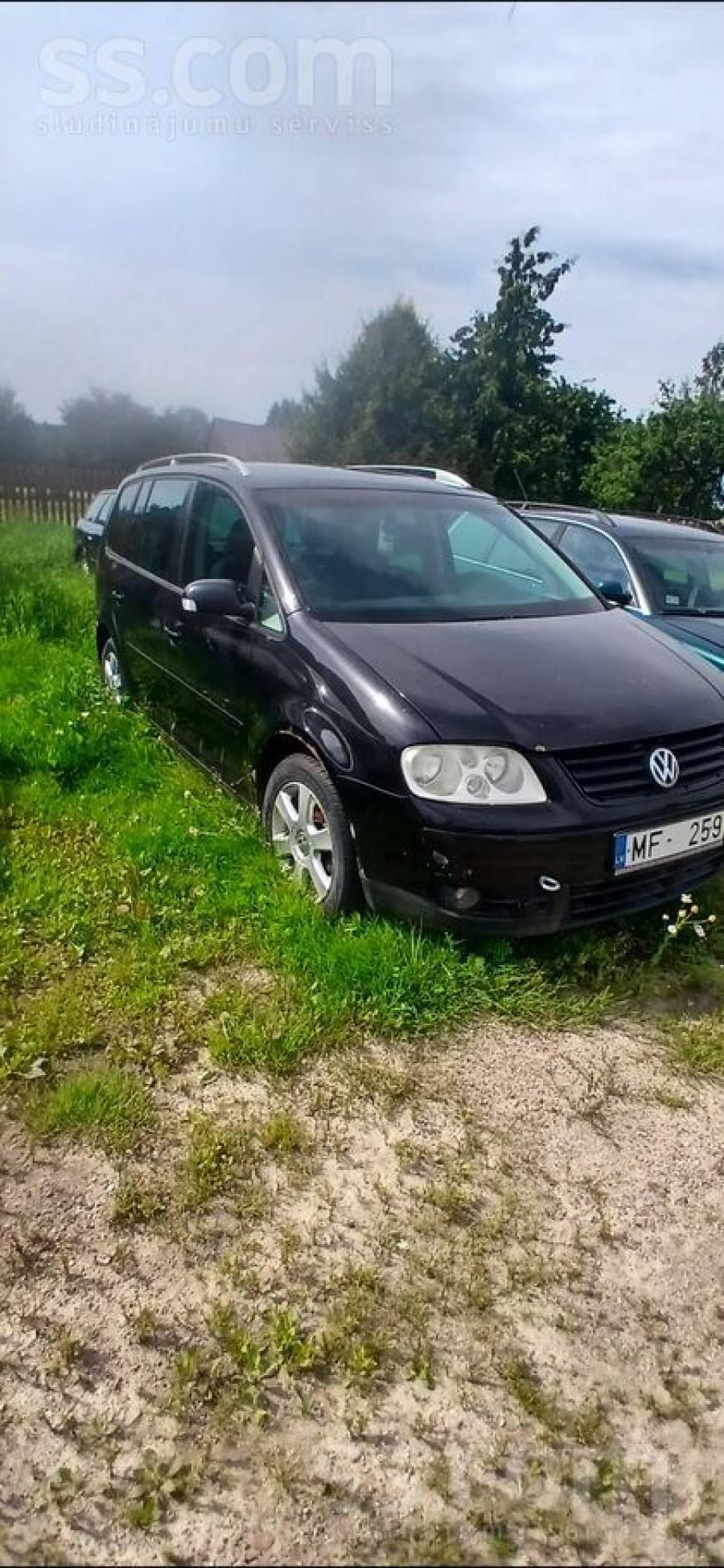 Melns Volkswagen Touran 2003 Jelgava, ar dzinēja tilpumu 2.00 L un nobraukumu 371 tūkst. km par 700 €, foto 3 vietnē AUTOMOTO.COM.LV