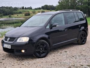 Melns Volkswagen Touran 2003 Saldus, ar dzinēja tilpumu 1.90 L un nobraukumu 248 tūkst. km par 2950 €, foto 9 vietnē AUTOMOTO.COM.LV