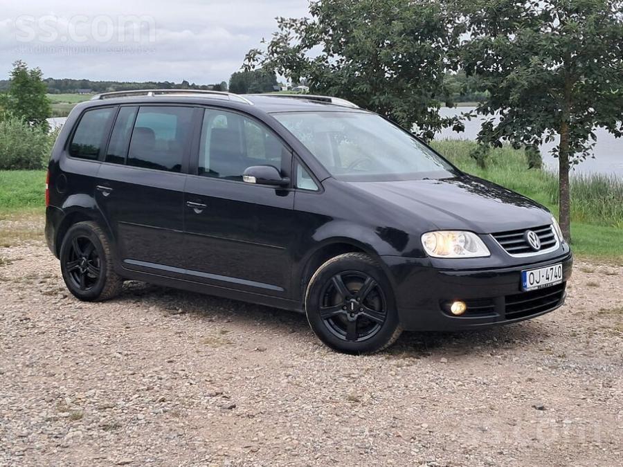 Melns Volkswagen Touran 2003 Saldus, ar dzinēja tilpumu 1.90 L un nobraukumu 248 tūkst. km par 2950 €, foto 3 vietnē AUTOMOTO.COM.LV