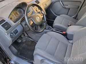 Melns Volkswagen Touran 2003 Saldus, ar dzinēja tilpumu 1.90 L un nobraukumu 248 tūkst. km par 2950 €, foto 15 vietnē AUTOMOTO.COM.LV