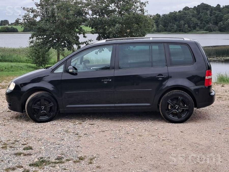 Melns Volkswagen Touran 2003 Saldus, ar dzinēja tilpumu 1.90 L un nobraukumu 248 tūkst. km par 2950 €, foto 30 vietnē AUTOMOTO.COM.LV
