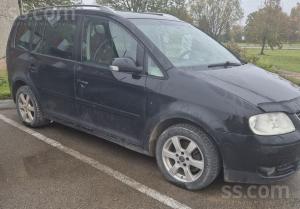Black Volkswagen Touran 2003 in Jekabpils, with an engine capacity of 1.90 L and mileage of 469 thousand km for 1200 €, photo 4 on AUTOMOTO.COM.LV