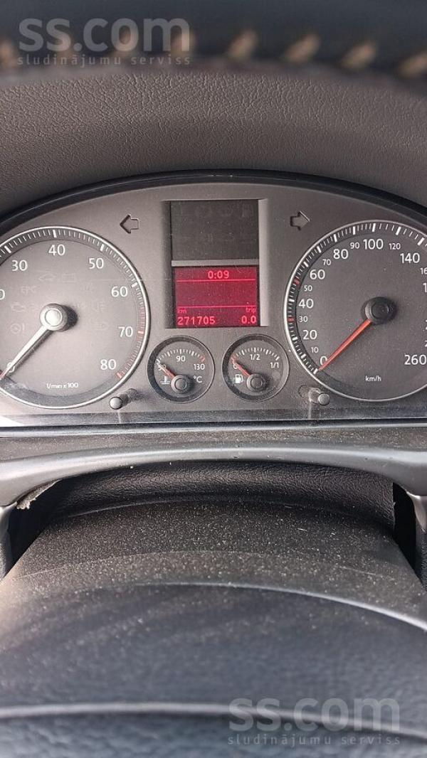 Фольксваген Туран 2003 в Балви на AUTOMOTO.COM.LV Черный Фольксваген Туран 2003 в Балви, объемом двигателя 1.60 л и пробегом 271 тыс. км за 1300 €, фото 6 на AUTOMOTO.COM.LV