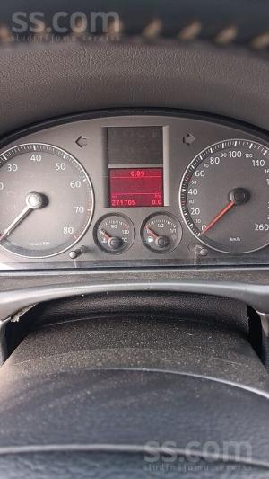 Black Volkswagen Touran 2003 in Balvi, with an engine capacity of 1.60 L and mileage of 271 thousand km for 1300 €, photo 6 on AUTOMOTO.COM.LV