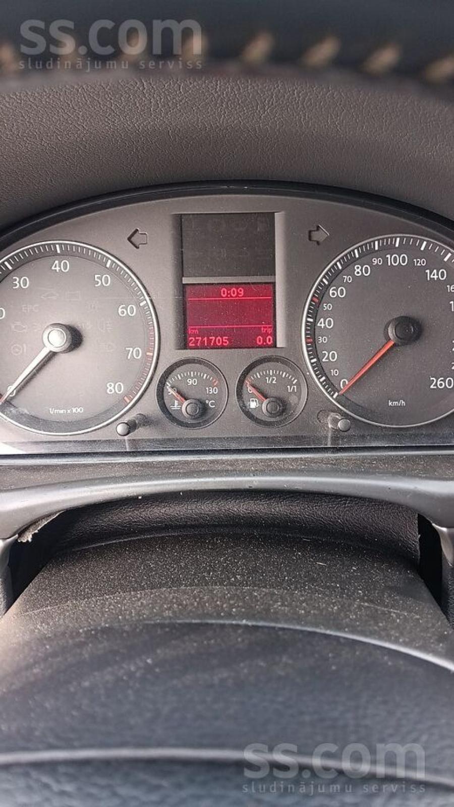 Black Volkswagen Touran 2003 in Balvi, with an engine capacity of 1.60 L and mileage of 271 thousand km for 1300 €, photo 6 on AUTOMOTO.COM.LV