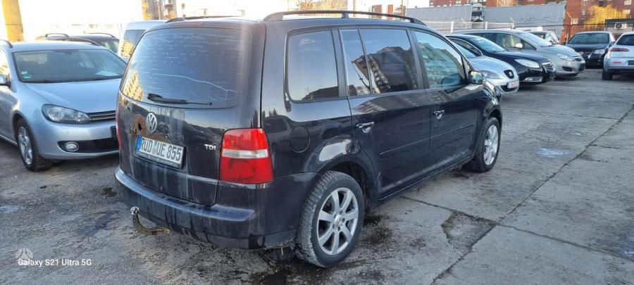 Melns Volkswagen Touran 2004 Kėdainiai, ar dzinēja tilpumu 1.90 L un nobraukumu 349 tūkst. km par 799 €, foto 5 vietnē AUTOMOTO.COM.LV