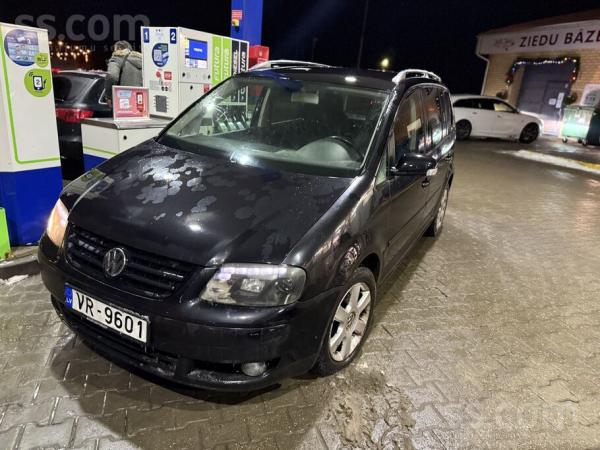 Melns Volkswagen Touran 2004 Kuldīga, ar dzinēja tilpumu 2.00 L un nobraukumu 402 tūkst. km par 1050 €, foto 2 vietnē AUTOMOTO.COM.LV