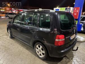 Melns Volkswagen Touran 2004 Kuldīga, ar dzinēja tilpumu 2.00 L un nobraukumu 402 tūkst. km par 1050 €, foto 4 vietnē AUTOMOTO.COM.LV