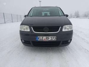 Melns Volkswagen Touran 2004 Marijampole, ar dzinēja tilpumu 1.97 L un nobraukumu 315 tūkst. km par 2150 €, foto  vietnē AUTOMOTO.COM.LV