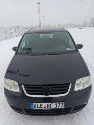 Melns Volkswagen Touran 2004 Marijampole, ar dzinēja tilpumu 1.97 L un nobraukumu 315 tūkst. km par 2150 €, foto 2 vietnē AUTOMOTO.COM.LV