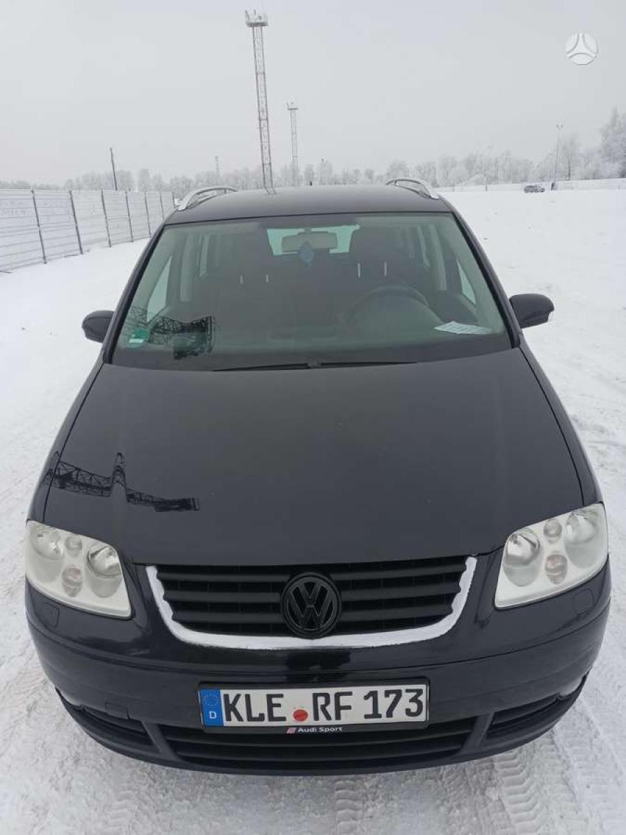 Melns Volkswagen Touran 2004 Marijampole, ar dzinēja tilpumu 1.97 L un nobraukumu 315 tūkst. km par 2150 €, foto 2 vietnē AUTOMOTO.COM.LV