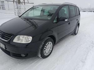 Melns Volkswagen Touran 2004 Marijampole, ar dzinēja tilpumu 1.97 L un nobraukumu 315 tūkst. km par 2150 €, foto 3 vietnē AUTOMOTO.COM.LV
