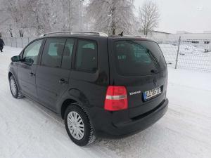 Melns Volkswagen Touran 2004 Marijampole, ar dzinēja tilpumu 1.97 L un nobraukumu 315 tūkst. km par 2150 €, foto 5 vietnē AUTOMOTO.COM.LV