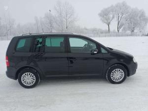 Melns Volkswagen Touran 2004 Marijampole, ar dzinēja tilpumu 1.97 L un nobraukumu 315 tūkst. km par 2150 €, foto 7 vietnē AUTOMOTO.COM.LV