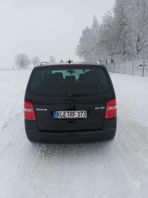 Melns Volkswagen Touran 2004 Marijampole, ar dzinēja tilpumu 1.97 L un nobraukumu 315 tūkst. km par 2150 €, foto 9 vietnē AUTOMOTO.COM.LV