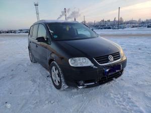 Black Volkswagen Touran 2004 in Panevezys, with an engine capacity of 1.97 L and mileage of 364 thousand km for 1600 €, photo 2 on AUTOMOTO.COM.LV