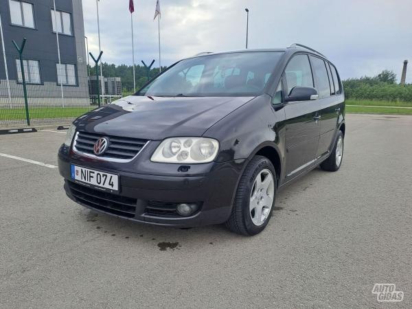 Melns Volkswagen Touran 2004 Telšiai, ar dzinēja tilpumu 1.90 L un nobraukumu 345 tūkst. km par 1650 €, foto 3 vietnē AUTOMOTO.COM.LV