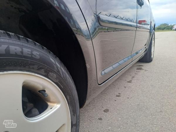 Melns Volkswagen Touran 2004 Telšiai, ar dzinēja tilpumu 1.90 L un nobraukumu 345 tūkst. km par 1650 €, foto 8 vietnē AUTOMOTO.COM.LV