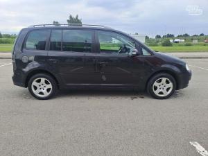 Black Volkswagen Touran 2004 in Telschi, with an engine capacity of 1.90 L and mileage of 345 thousand km for 1650 €, photo 11 on AUTOMOTO.COM.LV