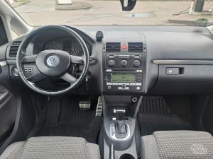 Black Volkswagen Touran 2004 in Telschi, with an engine capacity of 1.90 L and mileage of 345 thousand km for 1650 €, photo 12 on AUTOMOTO.COM.LV