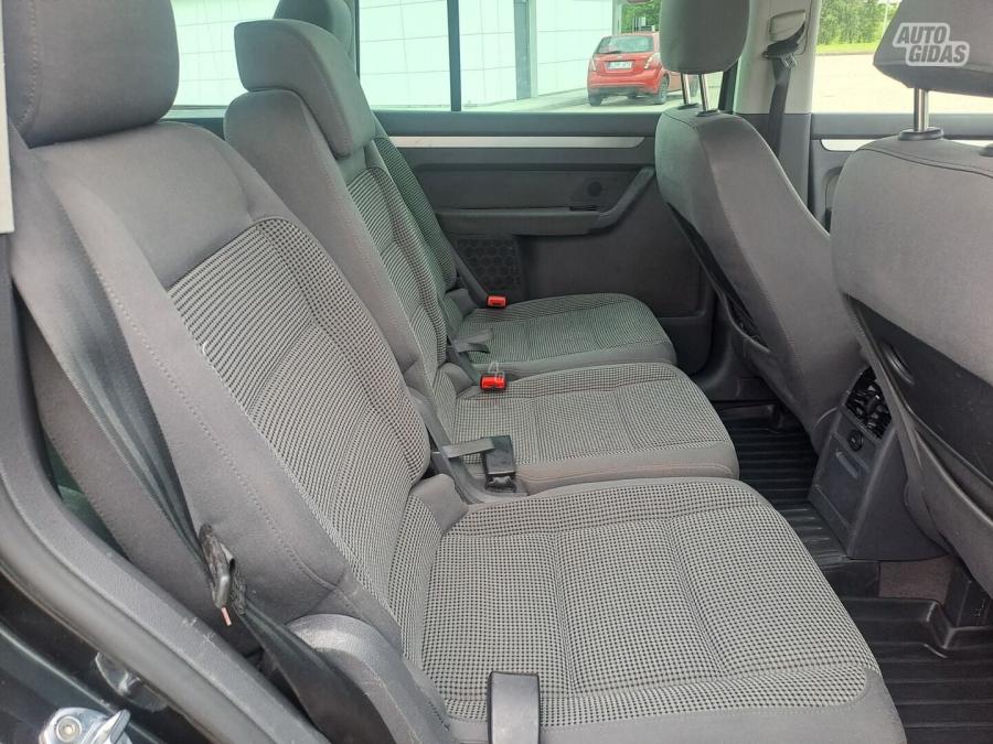 Black Volkswagen Touran 2004 in Telschi, with an engine capacity of 1.90 L and mileage of 345 thousand km for 1650 €, photo 15 on AUTOMOTO.COM.LV