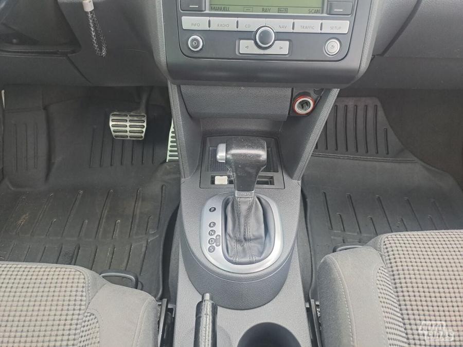 Black Volkswagen Touran 2004 in Telschi, with an engine capacity of 1.90 L and mileage of 345 thousand km for 1650 €, photo 16 on AUTOMOTO.COM.LV