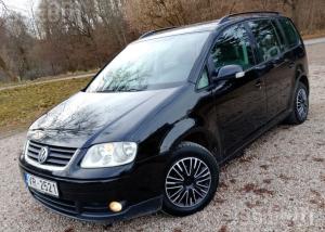 Black Volkswagen Touran 2004 in Tukums, with an engine capacity of 1.90 L and mileage of 0 thousand km for 1250 €, photo 3 on AUTOMOTO.COM.LV