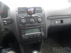 Black Volkswagen Touran 2004 in Riga, with an engine capacity of 1.90 L and mileage of 314 thousand km for 2250 €, photo 5 on AUTOMOTO.COM.LV