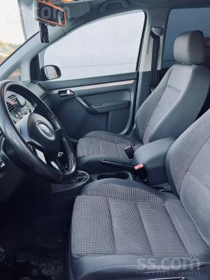 Black Volkswagen Touran 2004 in Riga, with an engine capacity of 1.90 L and mileage of 314 thousand km for 2250 €, photo 8 on AUTOMOTO.COM.LV