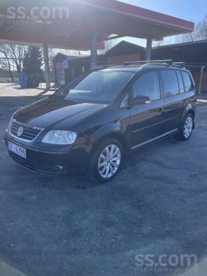 Melns Volkswagen Touran 2004 Rīga, ar dzinēja tilpumu 1.90 L un nobraukumu 330 tūkst. km par 1400 €, foto 5 vietnē AUTOMOTO.COM.LV