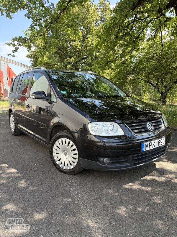 Melns Volkswagen Touran 2004 Alīta, ar dzinēja tilpumu 2.00 L un nobraukumu 360 tūkst. km par 2200 €, foto 1 vietnē AUTOMOTO.COM.LV