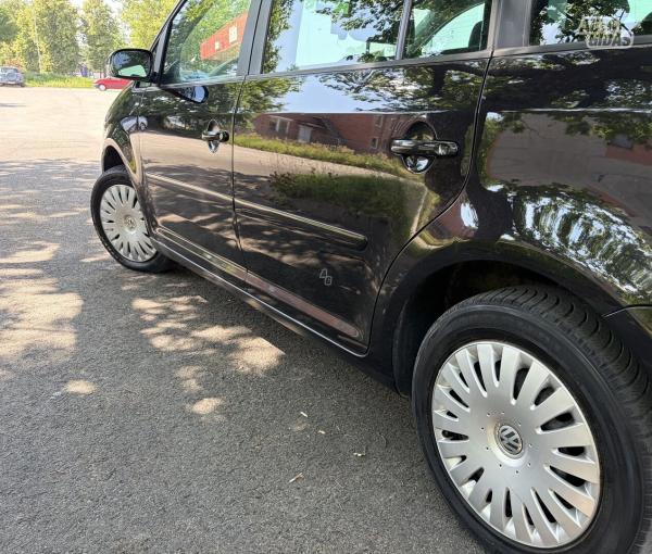 Melns Volkswagen Touran 2004 Alīta, ar dzinēja tilpumu 2.00 L un nobraukumu 360 tūkst. km par 2200 €, foto 10 vietnē AUTOMOTO.COM.LV