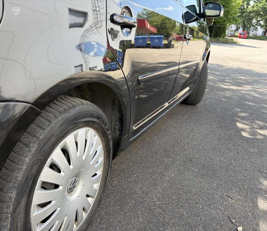 Melns Volkswagen Touran 2004 Alīta, ar dzinēja tilpumu 1.97 L un nobraukumu 360 tūkst. km par 2200 €, foto 10 vietnē AUTOMOTO.COM.LV