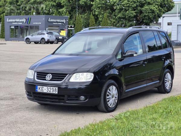 Melns Volkswagen Touran 2004 Rīga, ar dzinēja tilpumu 1.60 L un nobraukumu 290 tūkst. km par 2200 €, foto 2 vietnē AUTOMOTO.COM.LV