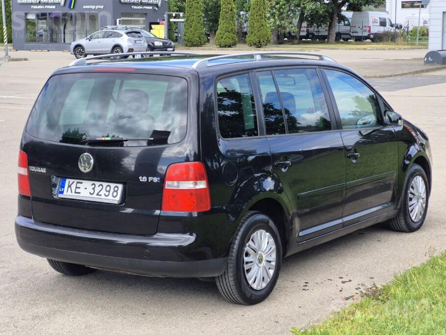Black Volkswagen Touran 2004 in Riga, with an engine capacity of 1.60 L and mileage of 290 thousand km for 2200 €, photo 5 on AUTOMOTO.COM.LV