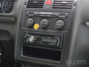Black Volkswagen Touran 2004 in Riga, with an engine capacity of 1.60 L and mileage of 290 thousand km for 2200 €, photo 9 on AUTOMOTO.COM.LV