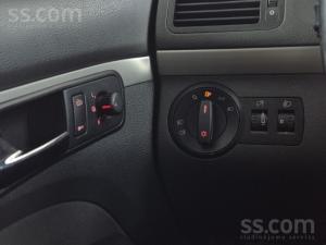 Black Volkswagen Touran 2004 in Riga, with an engine capacity of 1.60 L and mileage of 290 thousand km for 2200 €, photo 17 on AUTOMOTO.COM.LV