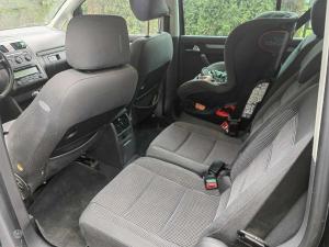 Melns Volkswagen Touran 2004 Viļņa, ar dzinēja tilpumu 1.97 L un nobraukumu 390 tūkst. km par 900 €, foto 11 vietnē AUTOMOTO.COM.LV