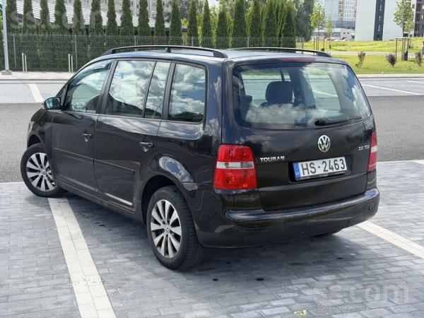 Black Volkswagen Touran 2004 in Jelgava, with an engine capacity of 1.90 L and mileage of 315 thousand km for 1800 €, photo 2 on AUTOMOTO.COM.LV