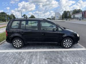 Melns Volkswagen Touran 2004 Jelgava, ar dzinēja tilpumu 1.90 L un nobraukumu 315 tūkst. km par 1800 €, foto 5 vietnē AUTOMOTO.COM.LV