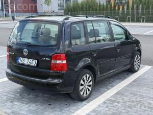 Melns Volkswagen Touran 2004 Jelgava, ar dzinēja tilpumu 1.90 L un nobraukumu 315 tūkst. km par 1800 €, foto 6 vietnē AUTOMOTO.COM.LV