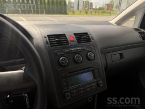 Melns Volkswagen Touran 2004 Jelgava, ar dzinēja tilpumu 1.90 L un nobraukumu 315 tūkst. km par 1800 €, foto 15 vietnē AUTOMOTO.COM.LV