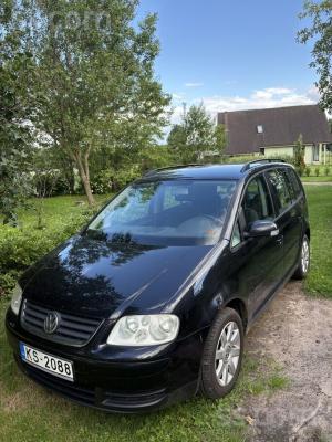 Black Volkswagen Touran 2004 in Tukums, with an engine capacity of 1.90 L and mileage of 278 thousand km for 650 €, photo  on AUTOMOTO.COM.LV