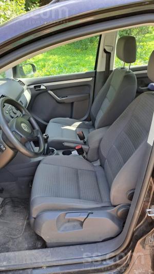 Black Volkswagen Touran 2004 in Tukums, with an engine capacity of 1.90 L and mileage of 278 thousand km for 650 €, photo 6 on AUTOMOTO.COM.LV