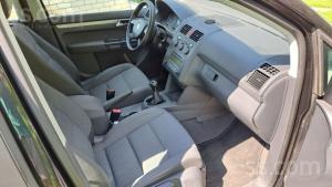 Black Volkswagen Touran 2004 in Tukums, with an engine capacity of 1.90 L and mileage of 278 thousand km for 650 €, photo 8 on AUTOMOTO.COM.LV