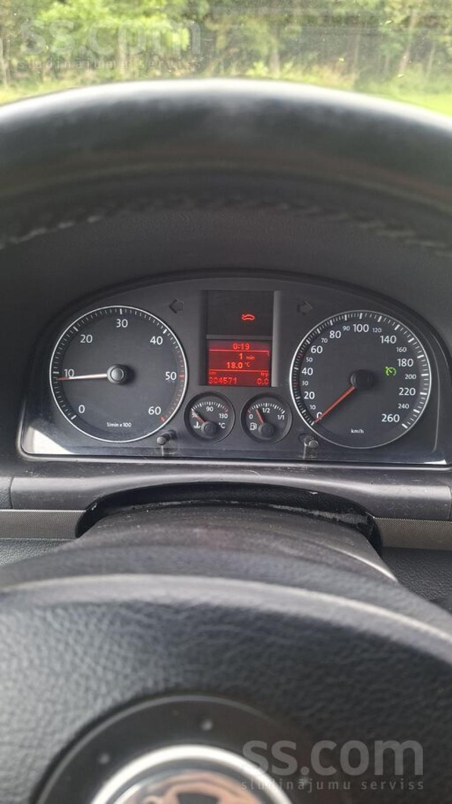 Melns Volkswagen Touran 2004 Rēzekne, ar dzinēja tilpumu 1.90 L un nobraukumu 304 tūkst. km par 1700 €, foto 4 vietnē AUTOMOTO.COM.LV