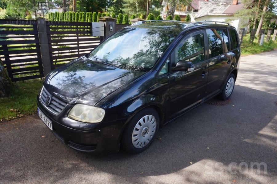 Melns Volkswagen Touran 2004 Jūrmala, ar dzinēja tilpumu 2.00 L un nobraukumu 373 tūkst. km par 799 €, foto 3 vietnē AUTOMOTO.COM.LV